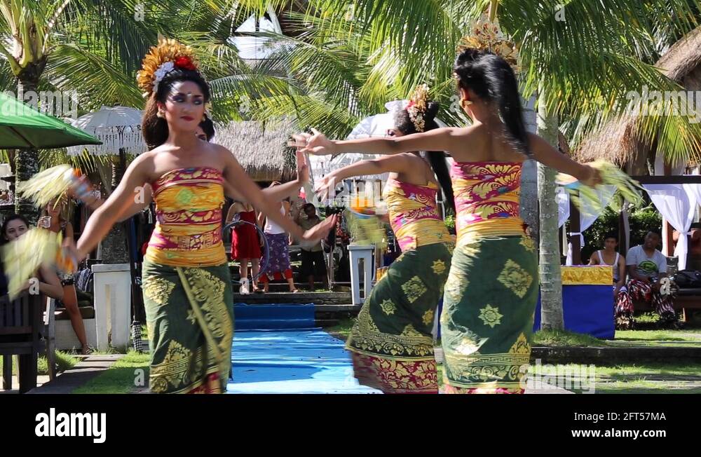 Balinese ethnicity Stock Videos & Footage - HD and 4K Video Clips - Alamy