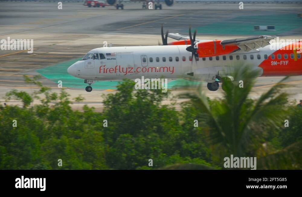 Atr airplane Stock Videos & Footage - HD and 4K Video Clips - Alamy