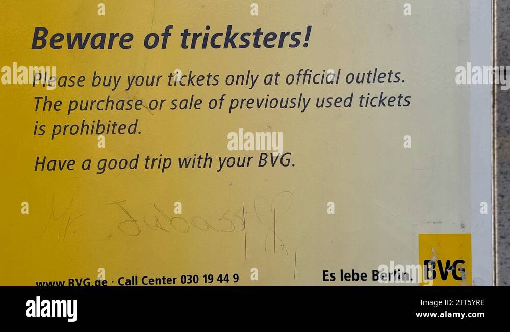 Beware thieves sign Stock Videos & Footage - HD and 4K Video Clips - Alamy