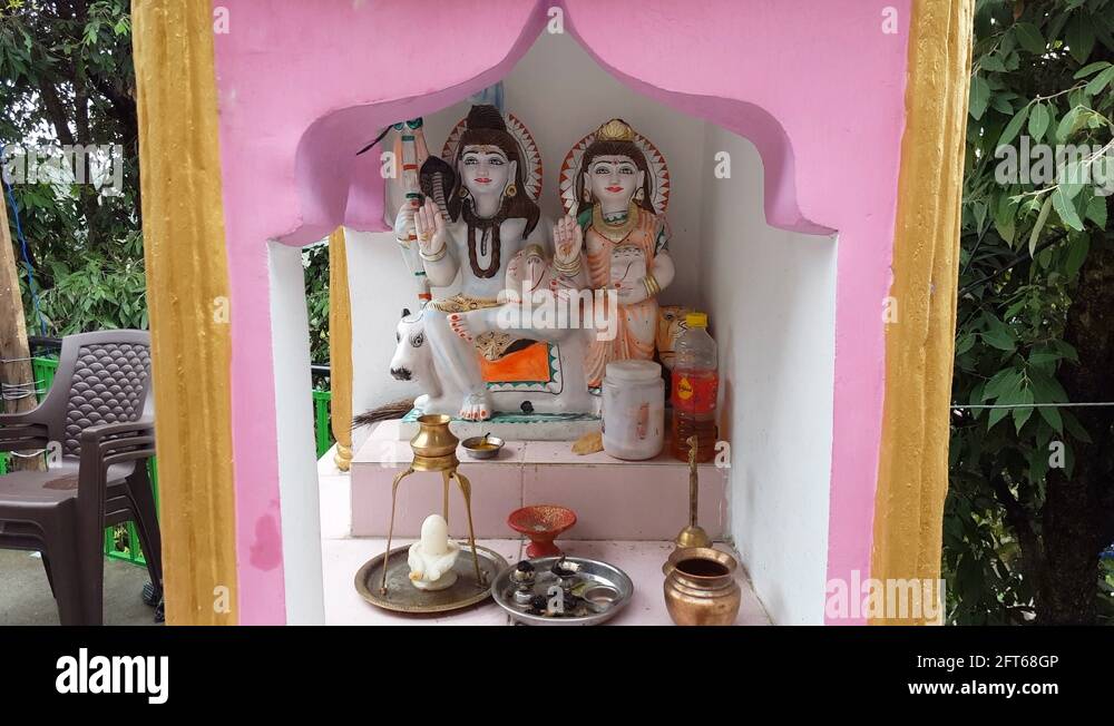 Worship hindu shrine Stock Videos & Footage - HD and 4K Video Clips - Alamy
