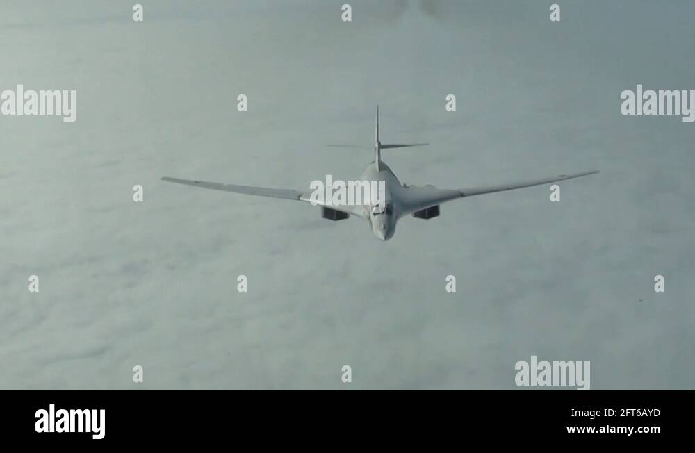 Flight refueling aviation Stock Videos & Footage - HD and 4K Video ...