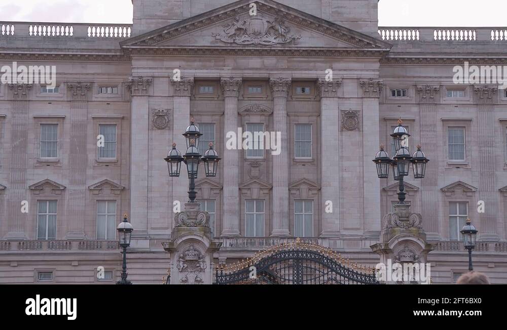 Royal family buckingham palace Stock Videos & Footage - HD and 4K Video ...