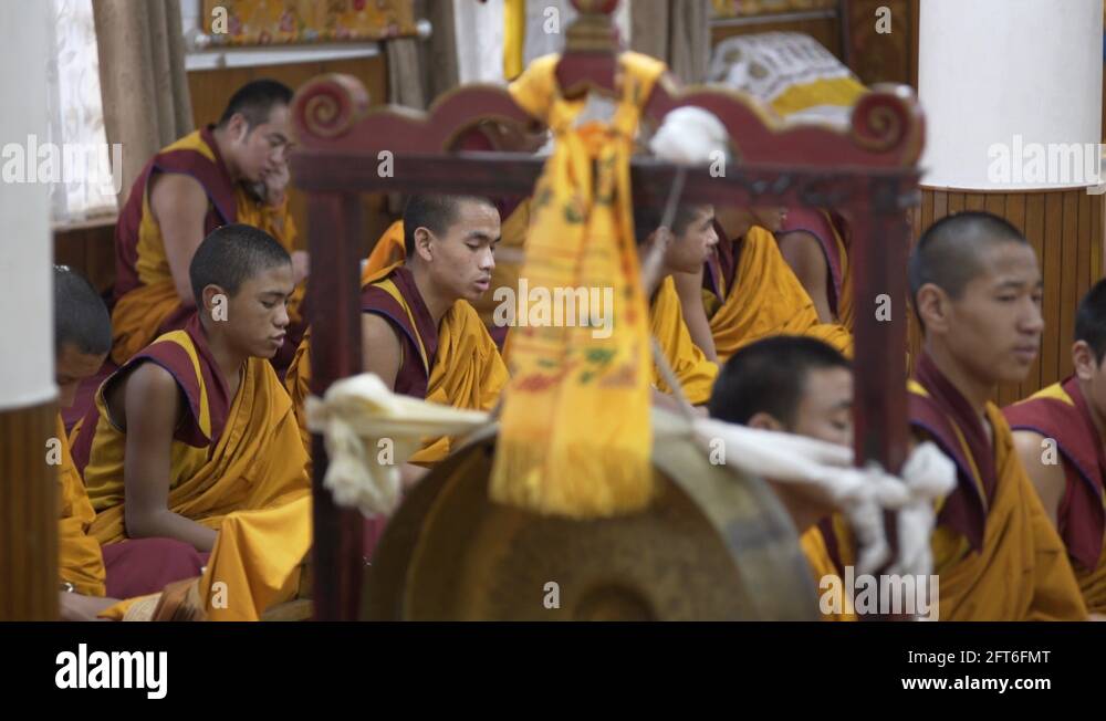 Pray temple Stock Videos & Footage - HD and 4K Video Clips - Alamy
