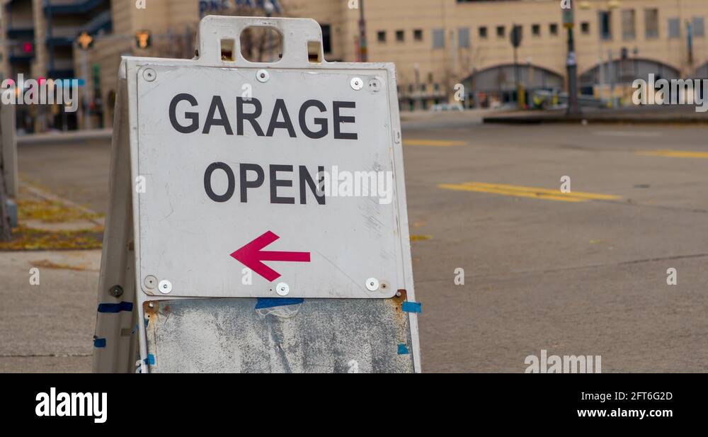 Billboard garage Stock Videos & Footage - HD and 4K Video Clips - Alamy
