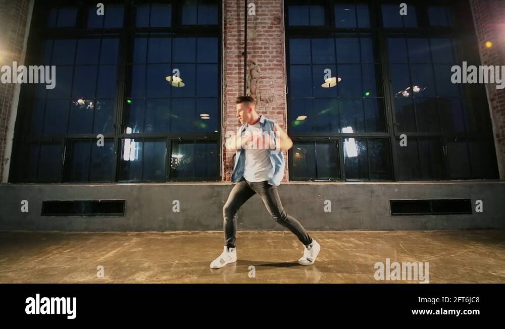 Circling movements Stock Videos & Footage - HD and 4K Video Clips - Alamy