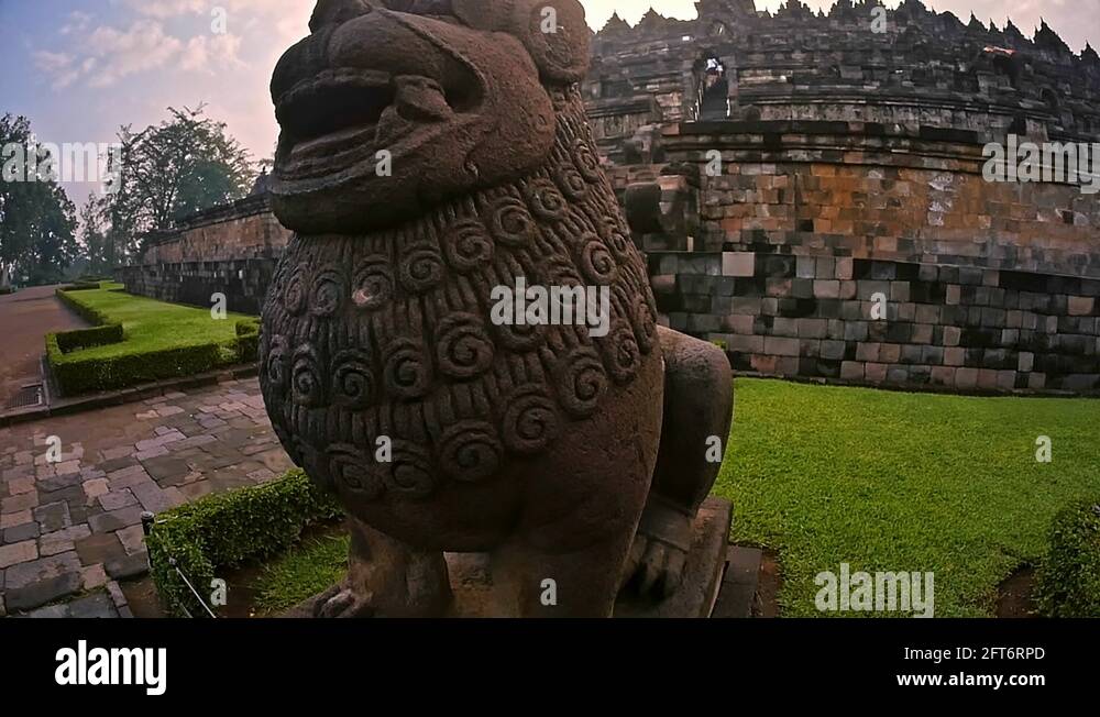Ancient statues and Buddhist architecture of Borobudur temple monument ...