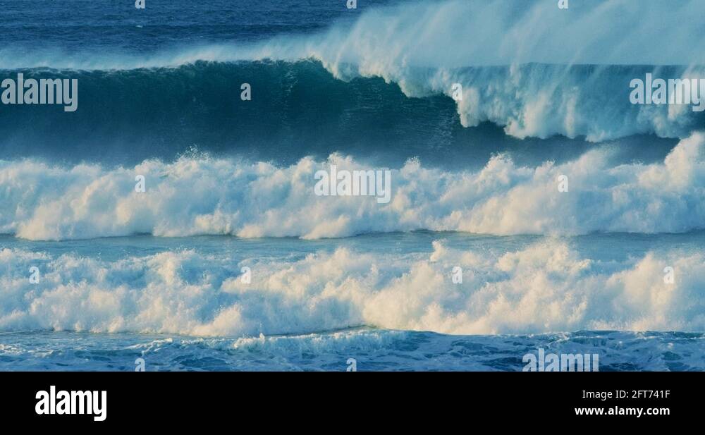 Large ocean waves Stock Videos & Footage - HD and 4K Video Clips - Alamy
