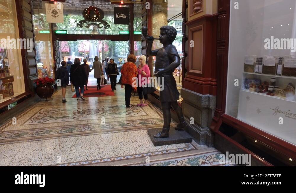 Statue in block arcade Stock Videos & Footage - HD and 4K Video Clips ...