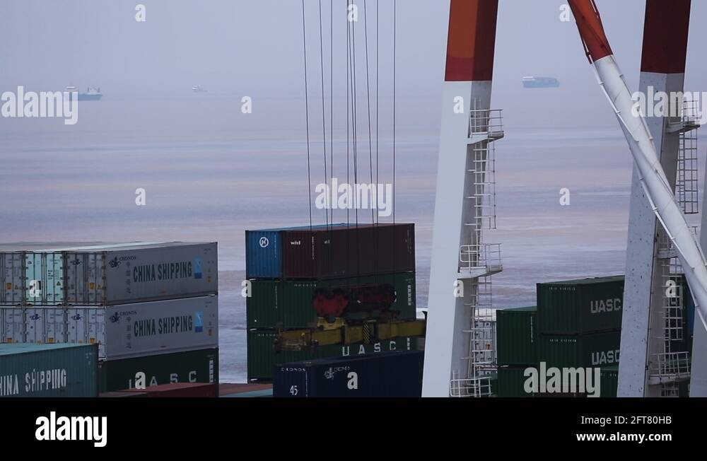 Shanghai port container Stock Videos & Footage - HD and 4K Video Clips ...