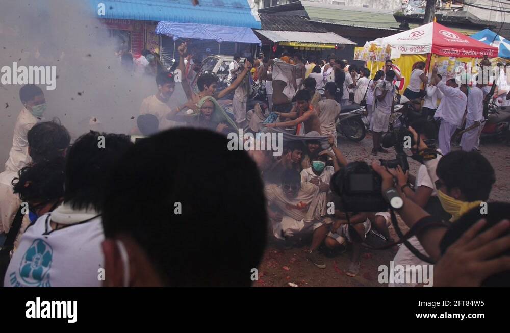 Smoke firecrackers crackers Stock Videos & Footage - HD and 4K Video ...