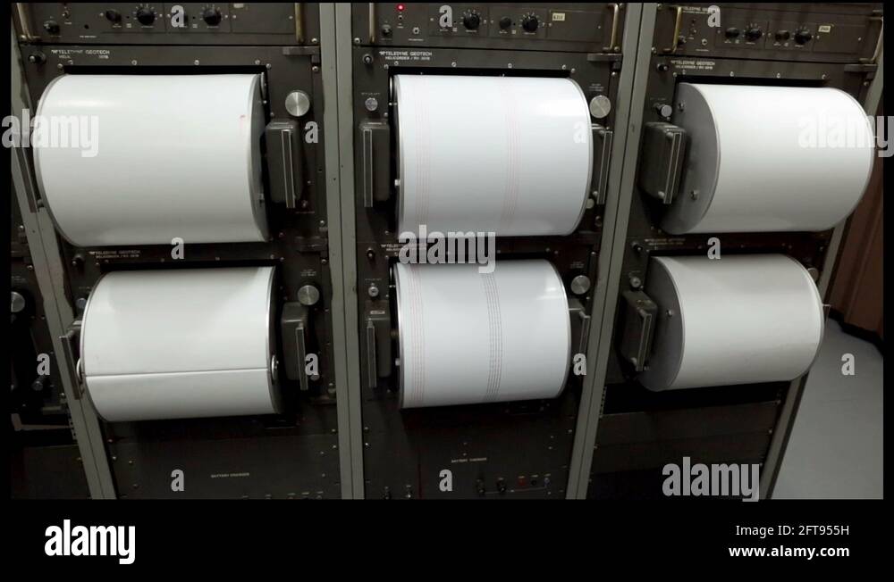 Seismogram earthquake Stock Videos & Footage - HD and 4K Video Clips ...