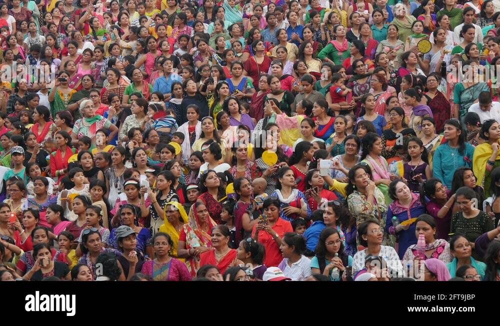 Crowd of Indian women dressed in traditional saris Stock Video Footage ...