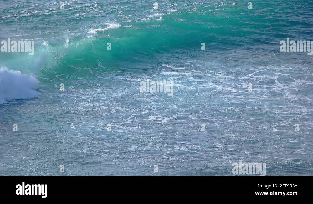 Ocean breaker Stock Videos & Footage - HD and 4K Video Clips - Alamy