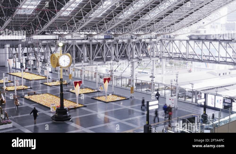 Osaka station clock Stock Videos & Footage - HD and 4K Video Clips - Alamy