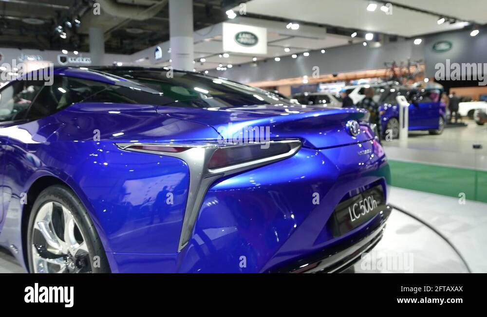 Rotating car display Stock Videos & Footage - HD and 4K Video Clips - Alamy