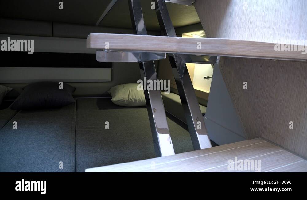 Berth a boat Stock Videos & Footage - HD and 4K Video Clips - Alamy