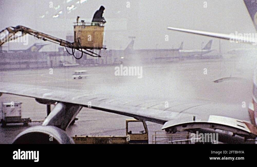 Boeing 747 wing Stock Videos & Footage - HD and 4K Video Clips - Alamy