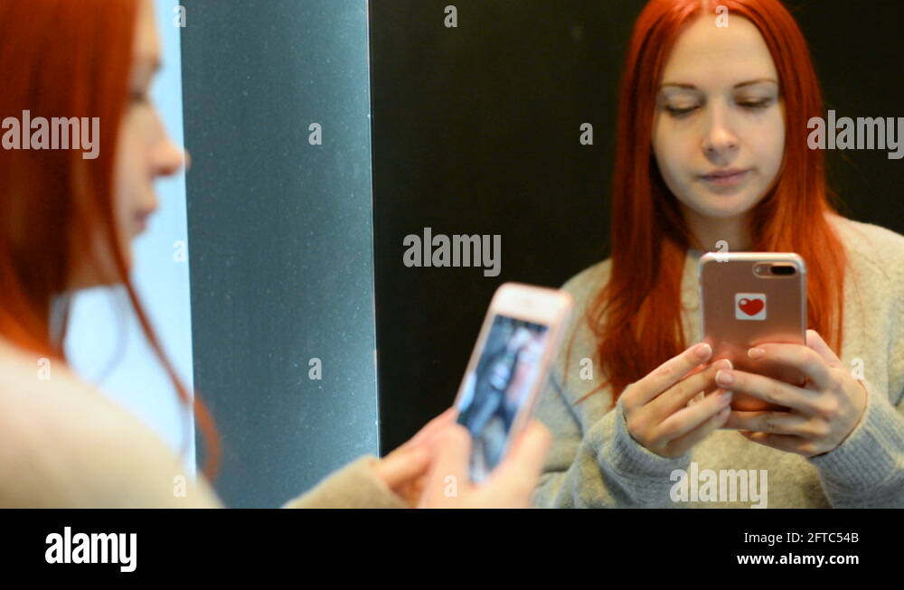Fitting Room Selfie Stock Videos And Footage Hd And 4k Video Clips Alamy 7511