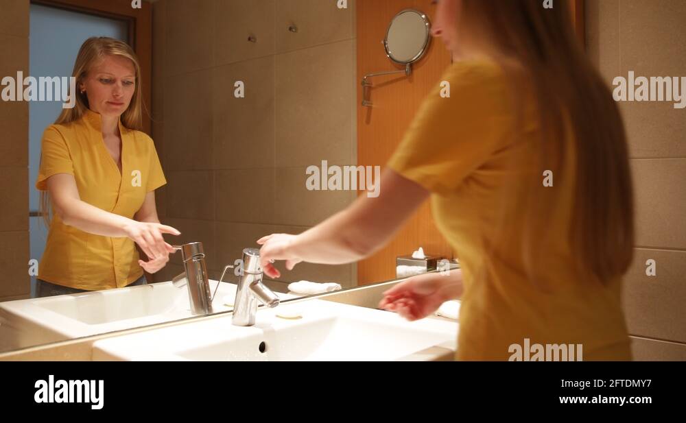 Luxurious hand wash Stock Videos & Footage - HD and 4K Video Clips - Alamy