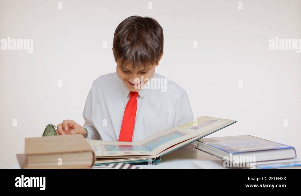 Atlas sitting Stock Videos & Footage - HD and 4K Video Clips - Alamy