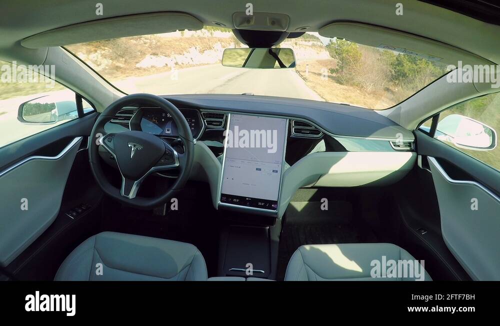 Tesla self-driving absolutely autonomous car driving without human ...
