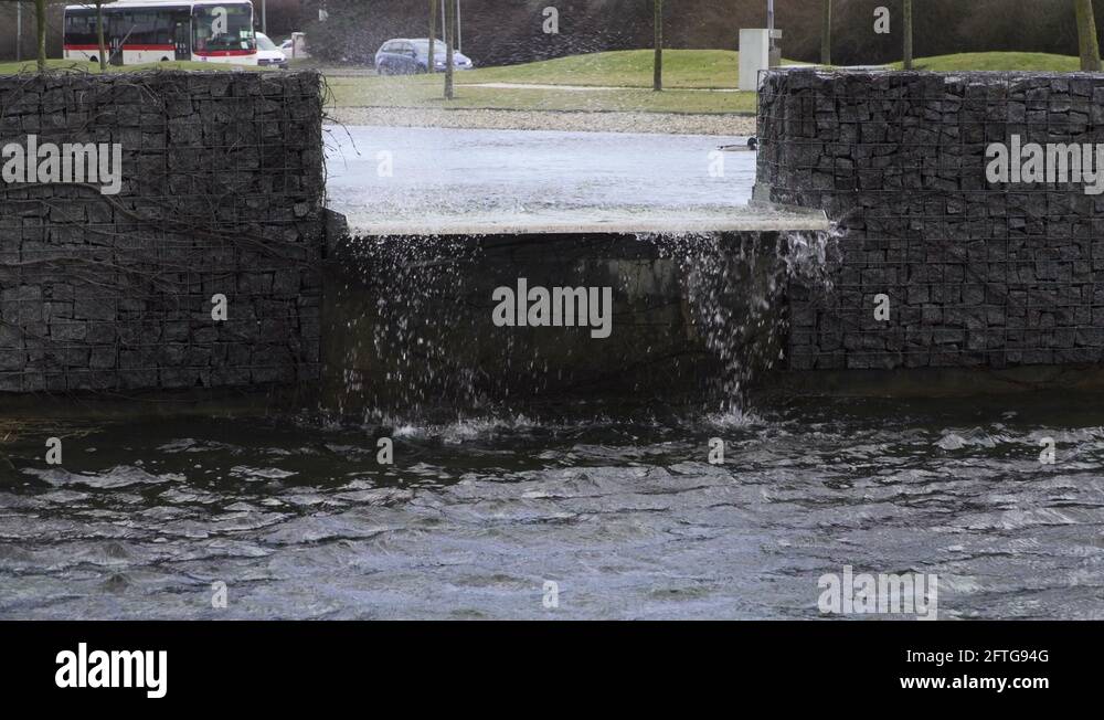 Water back up Stock Videos & Footage - HD and 4K Video Clips - Alamy