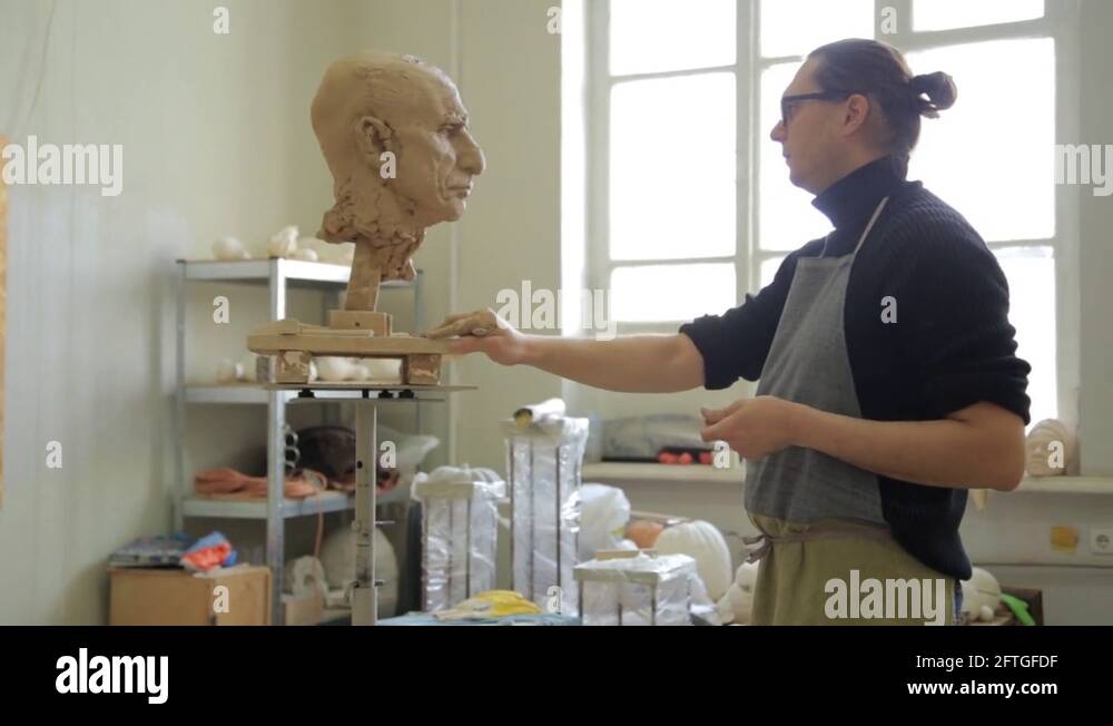Sculptor modelling Stock Videos & Footage - HD and 4K Video Clips - Alamy