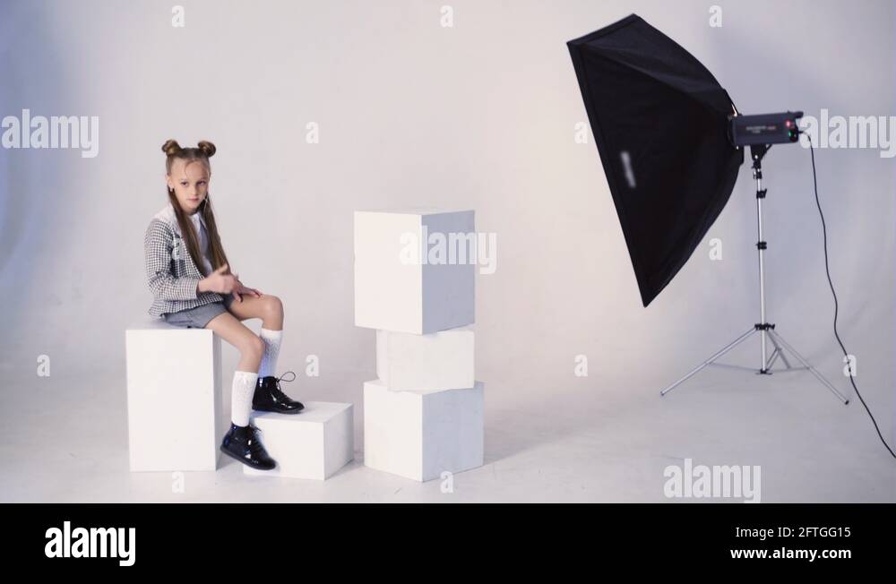 Photography studio background Stock Videos & Footage - HD and 4K Video ...