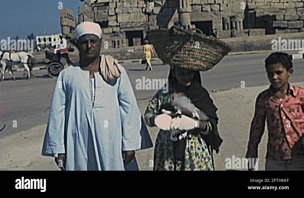 People luxor egypt Stock Videos & Footage - HD and 4K Video Clips - Alamy