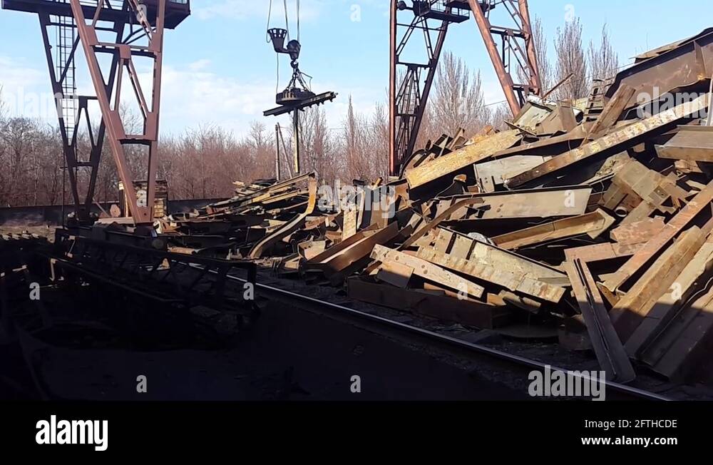 Electromagnet scrapyard Stock Videos & Footage - HD and 4K Video Clips ...