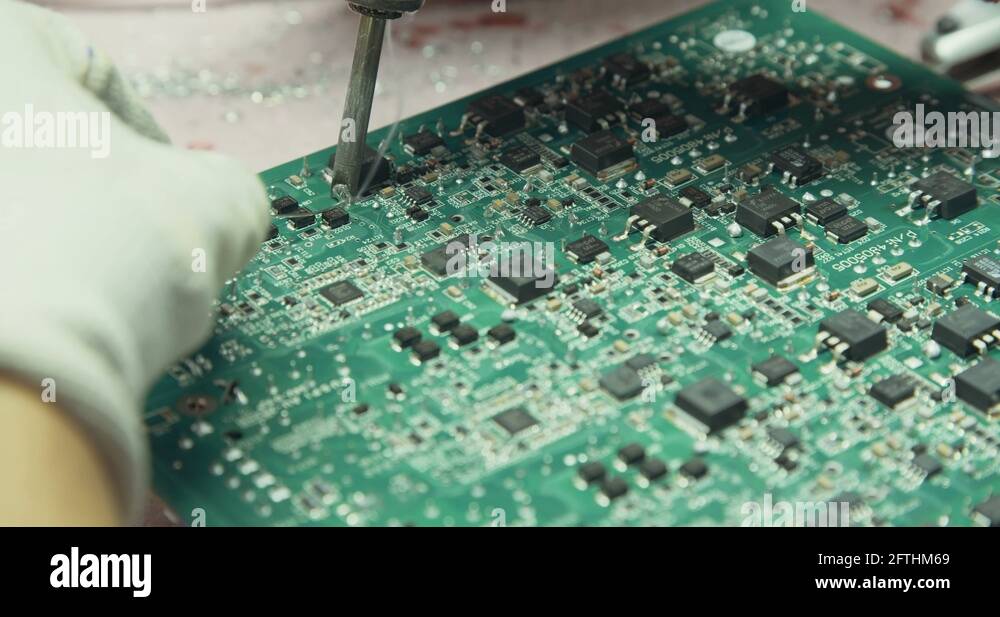 Soldering process Stock Videos & Footage - HD and 4K Video Clips - Alamy