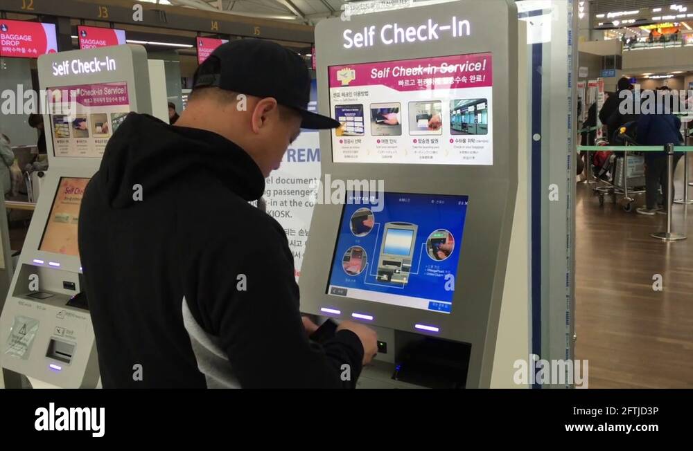 Airline passes Stock Videos & Footage - HD and 4K Video Clips - Alamy