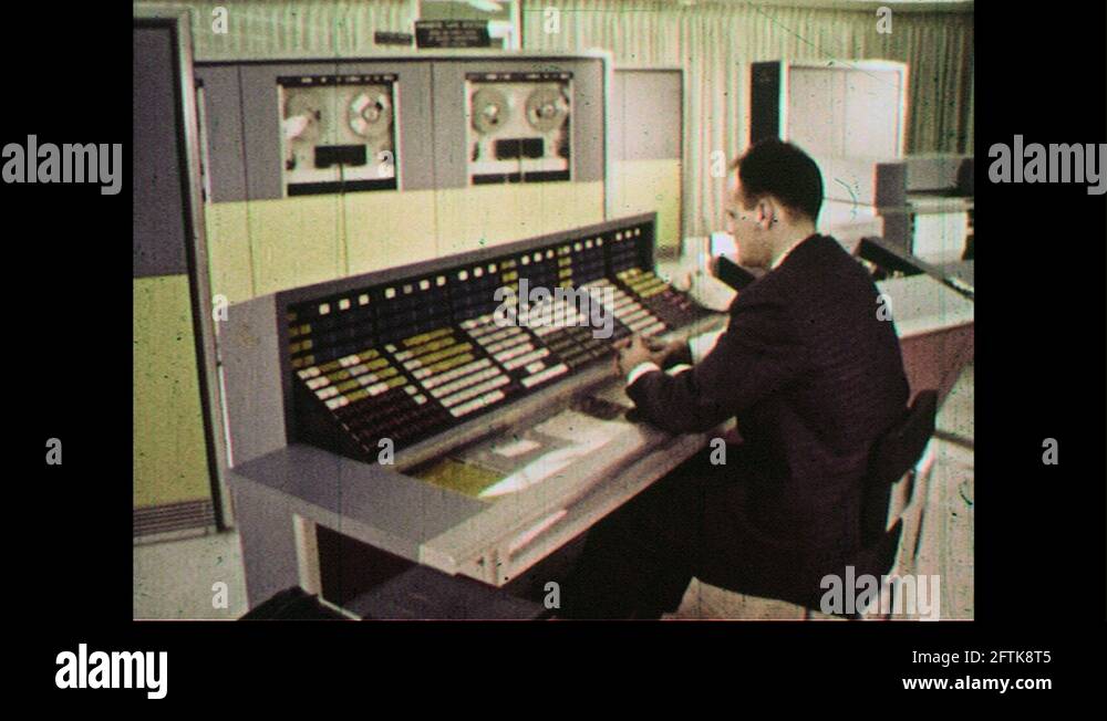 Computers room Stock Videos & Footage - HD and 4K Video Clips - Alamy