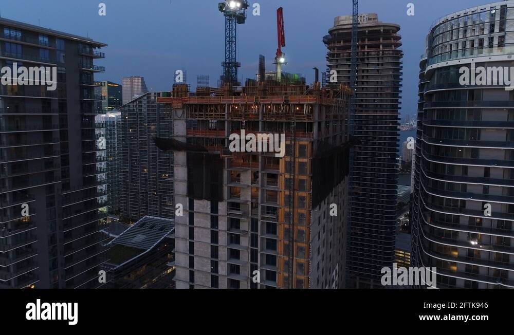 Cranes skyscraper Stock Videos & Footage - HD and 4K Video Clips - Alamy