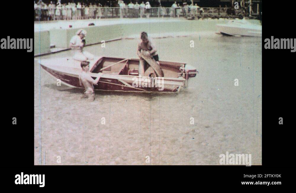 Snake boat Stock Videos & Footage - HD and 4K Video Clips - Alamy
