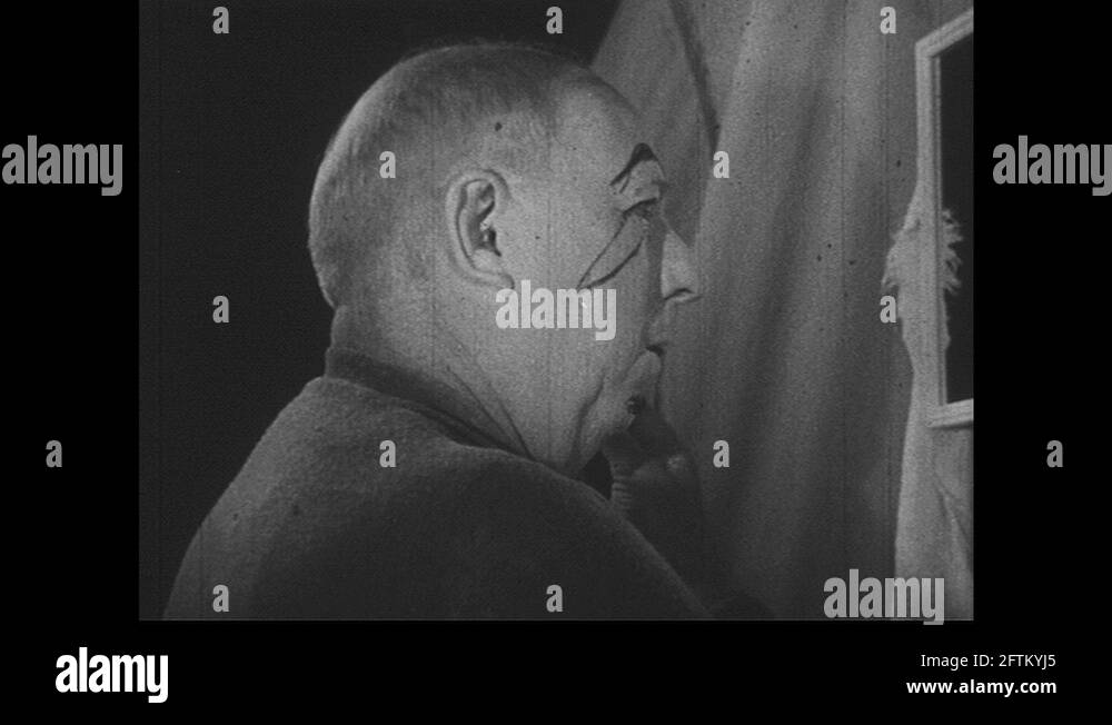 Clowns performers Stock Videos & Footage - HD and 4K Video Clips - Alamy