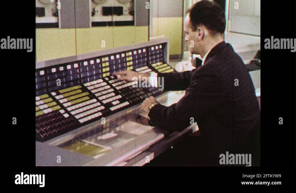 1970s 1980s suit Stock Videos & Footage - HD and 4K Video Clips - Alamy