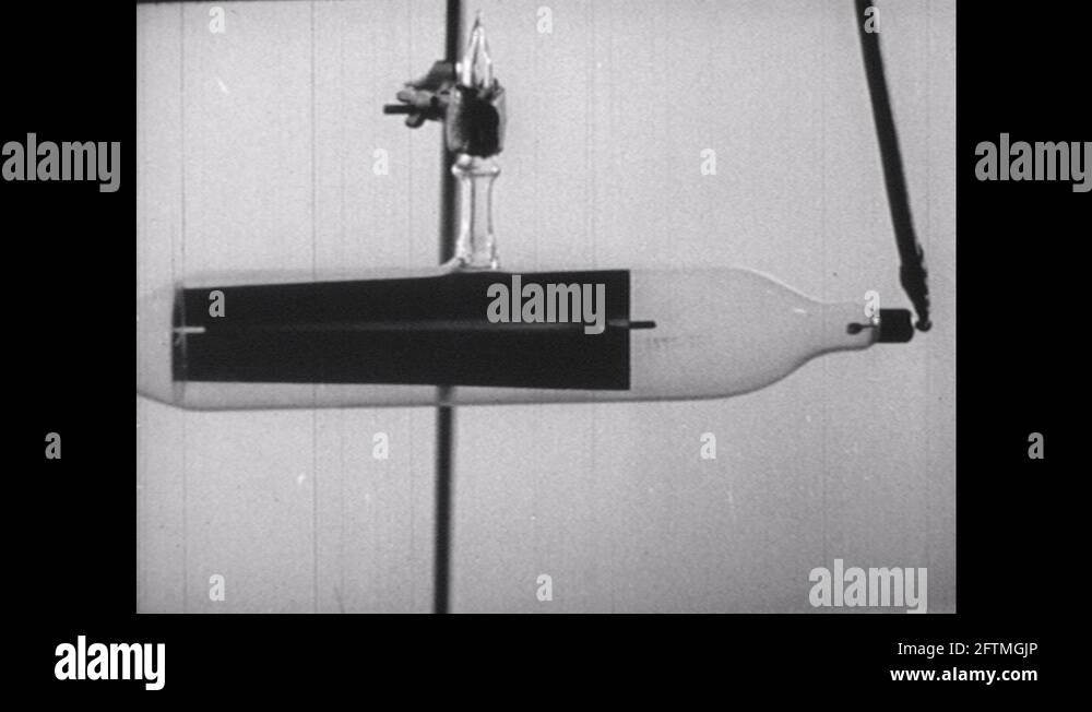 Science clamp stand Stock Videos & Footage - HD and 4K Video Clips - Alamy