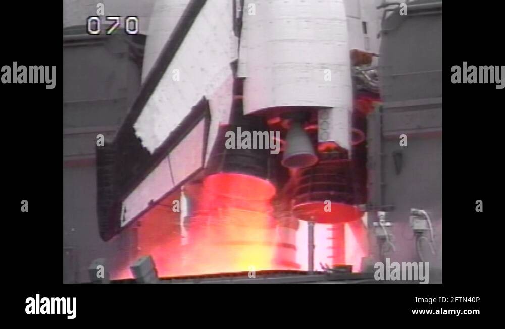 Exhaust flames Stock Videos & Footage - HD and 4K Video Clips - Alamy