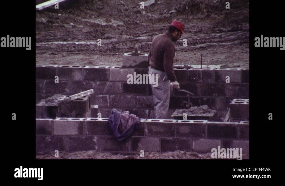 Men digging road Stock Videos & Footage - HD and 4K Video Clips - Alamy