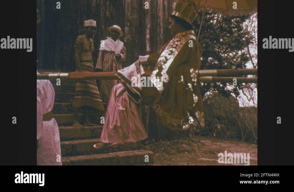 Carrying throne Stock Videos & Footage - HD and 4K Video Clips - Alamy