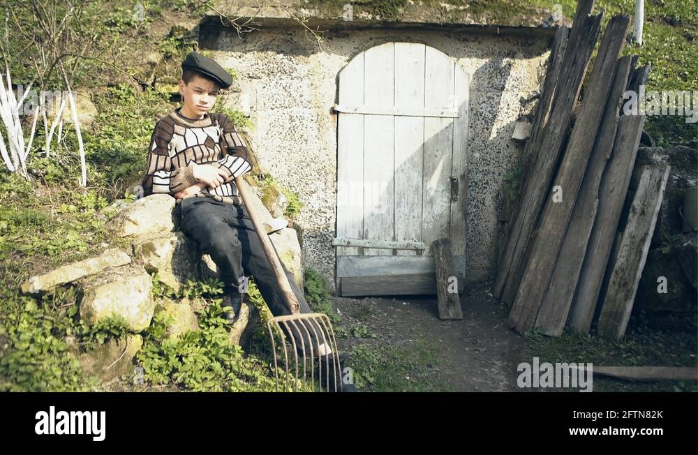 Village helper Stock Videos & Footage - HD and 4K Video Clips - Alamy