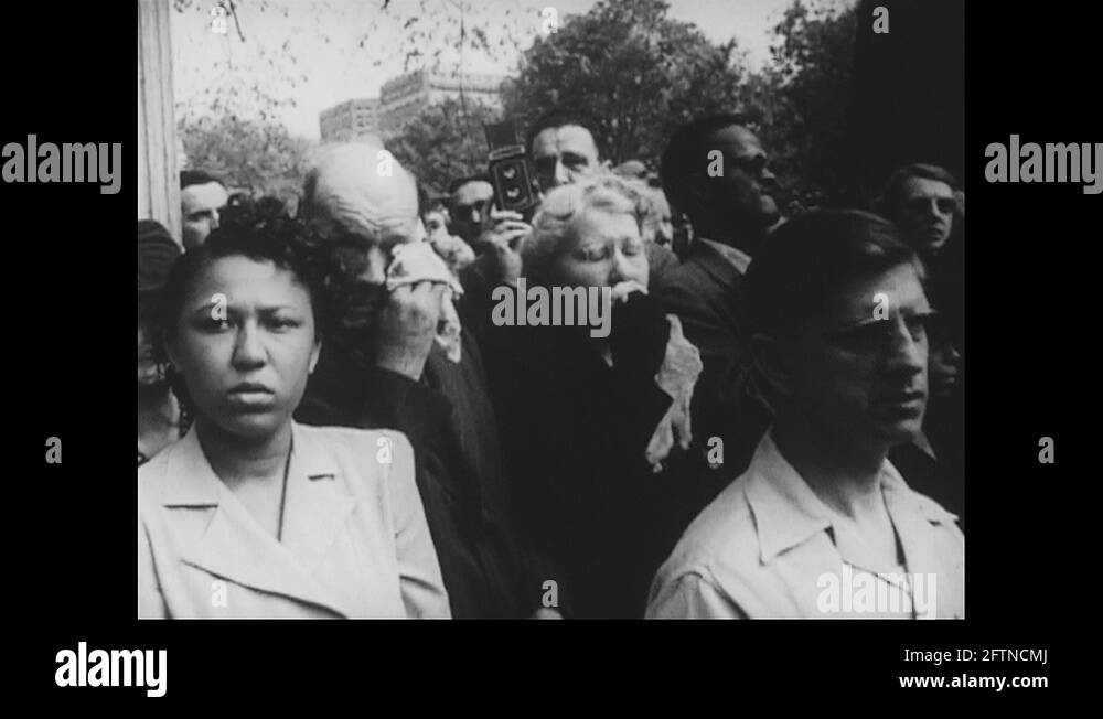 Crowd Crying Stock Videos And Footage Hd And 4k Video Clips Alamy