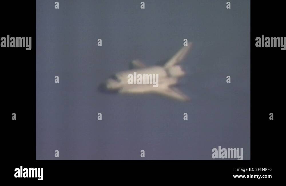 UNITED STATES 1990s: Space Shuttle Does 90Degree Turn During Re-Entry ...