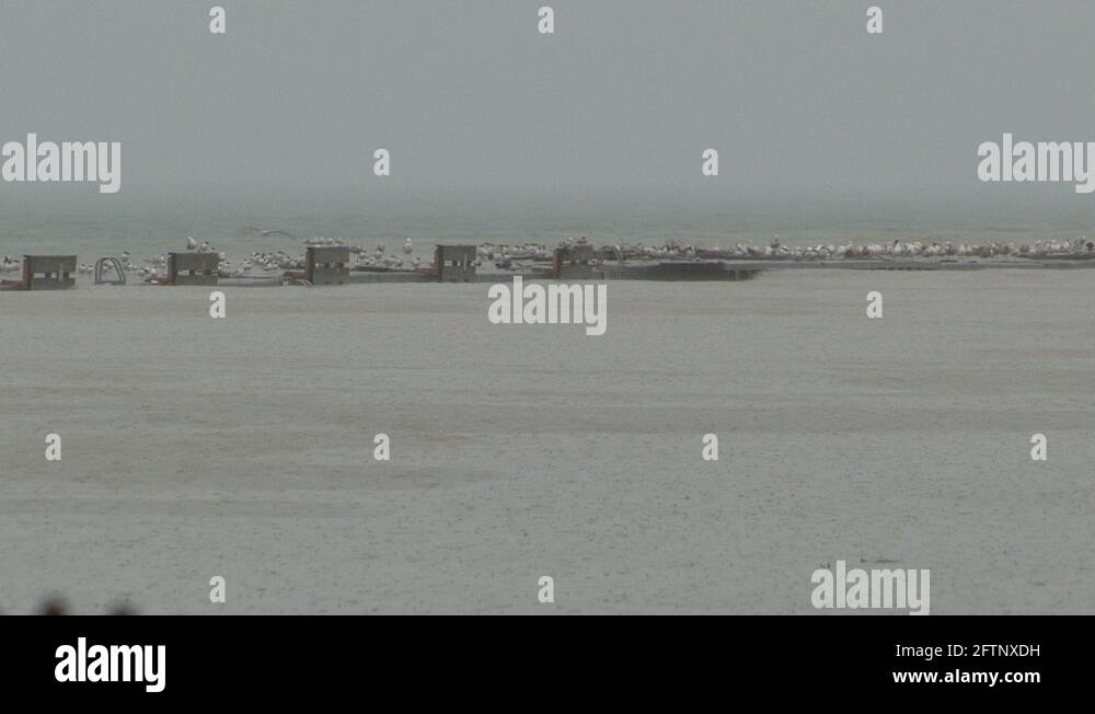 Dangerous rising water and flooding as lakes oceans and sea levels rise ...