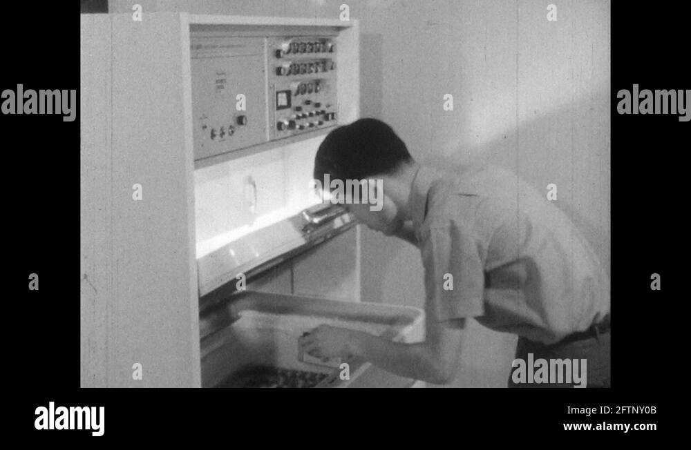 Radioactive isotopes Stock Videos & Footage - HD and 4K Video Clips - Alamy