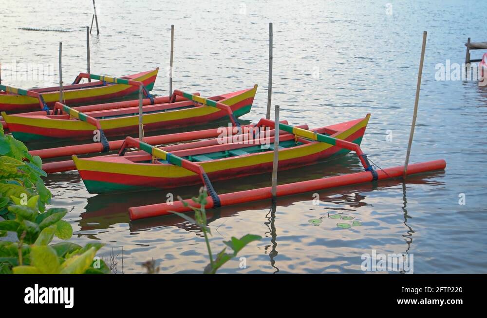 Danau bratan lake Stock Videos & Footage - HD and 4K Video Clips - Alamy