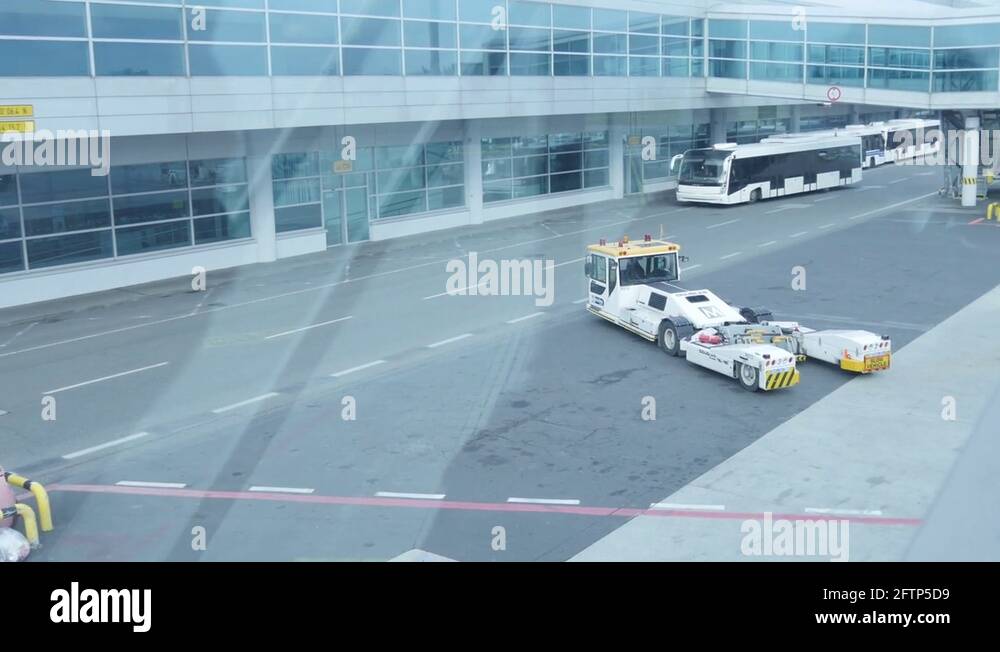 Hangar activity Stock Videos & Footage - HD and 4K Video Clips - Alamy