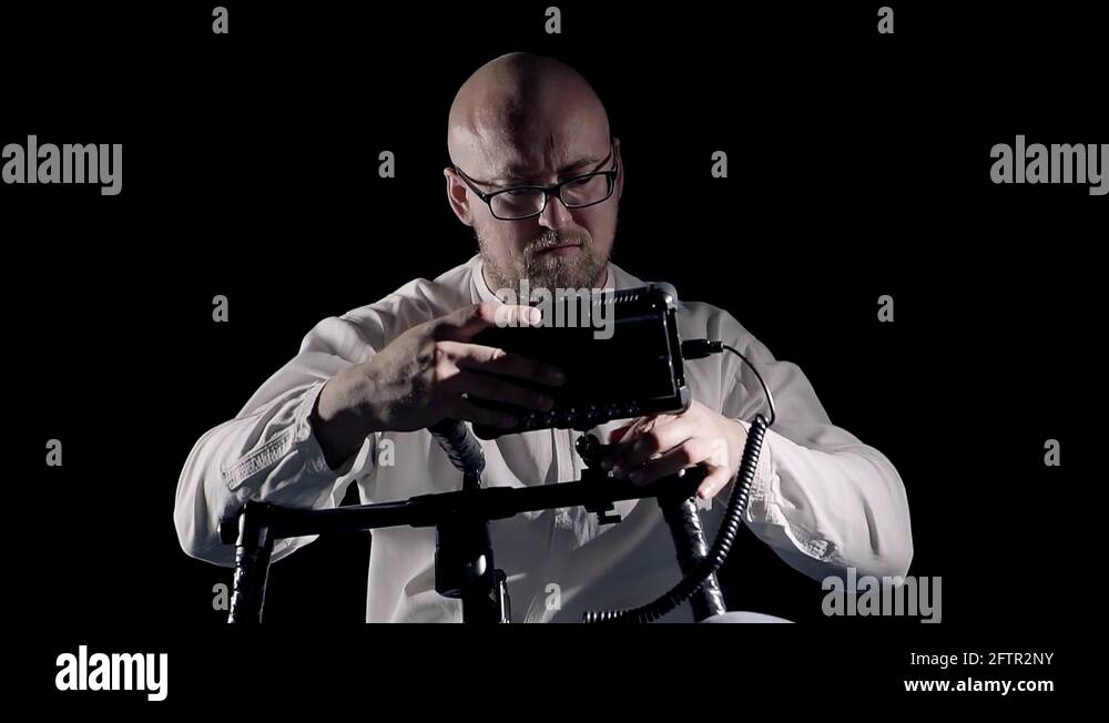 Man steadicam Stock Videos & Footage - HD and 4K Video Clips - Alamy