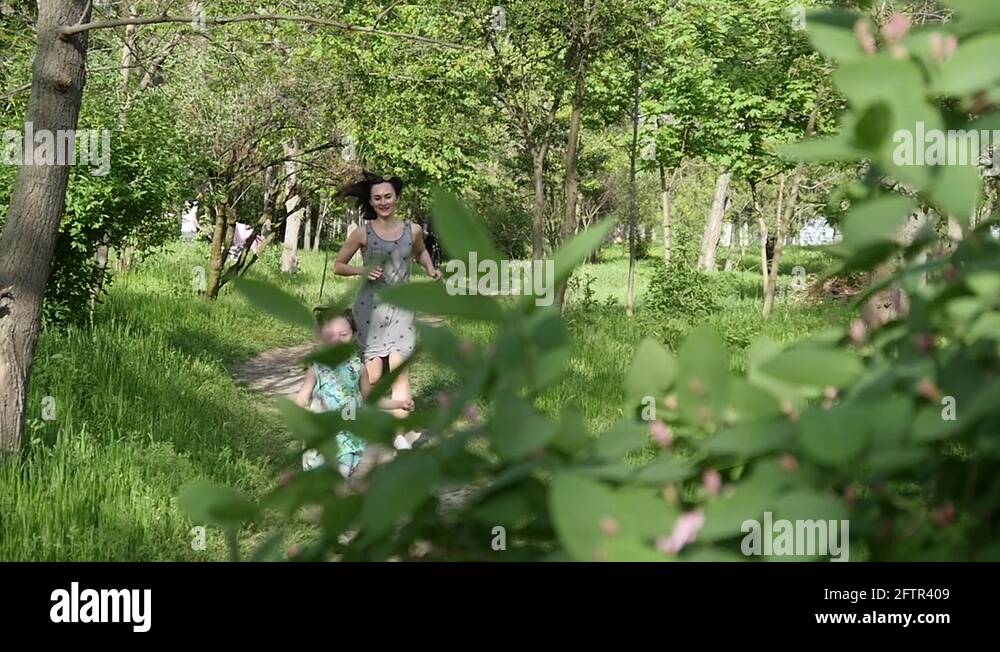 Catch up running Stock Videos & Footage - HD and 4K Video Clips - Alamy